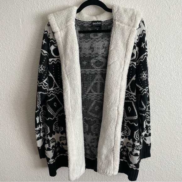 Hot Topic | Tops | Harry Potter Hot Topic Horcrux Fair Isle Sherpa Open ...
